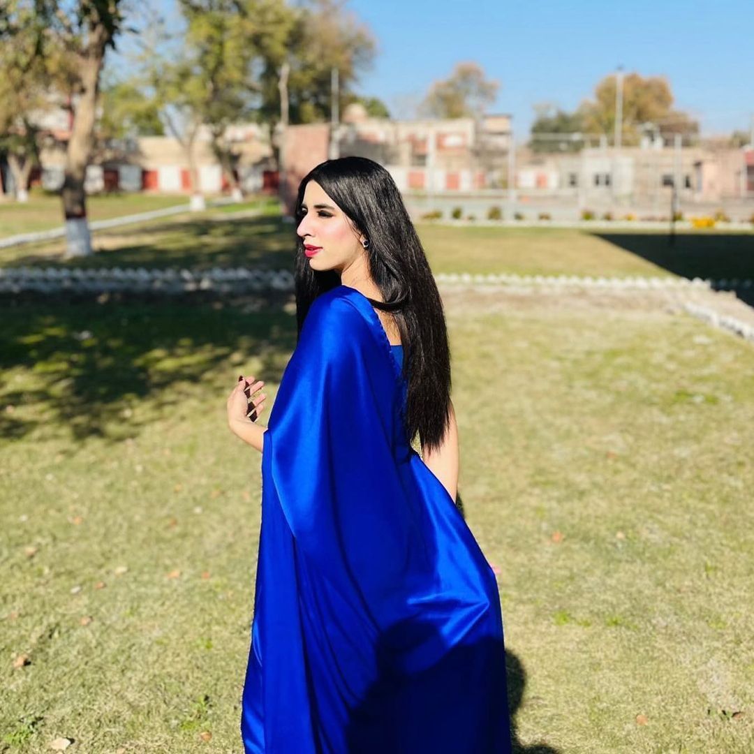 Royal Blue Solid Charmeuse Silk Saree - Online Saree in Pakistan – The ...