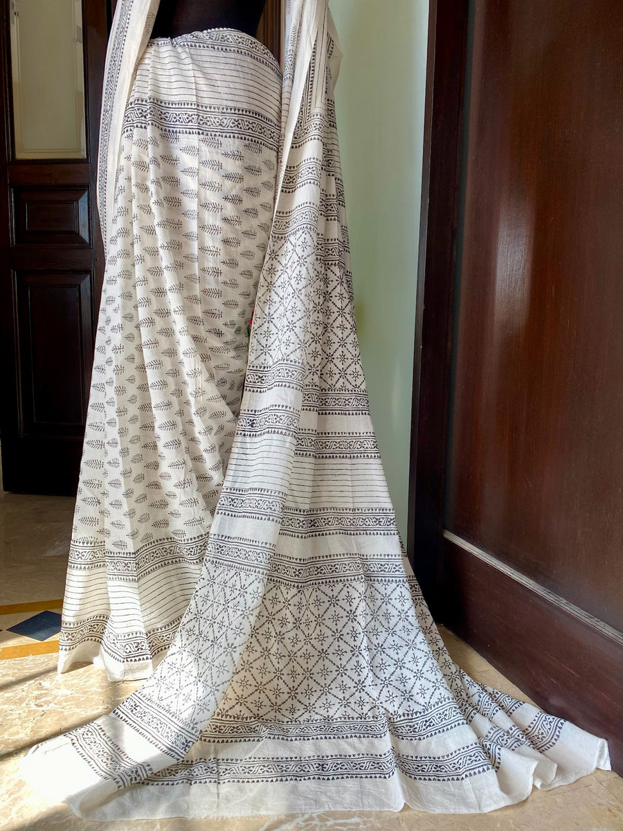 White & Black Pattern Ajrak Saree - Pakistan's 1st Online Saree Store ...